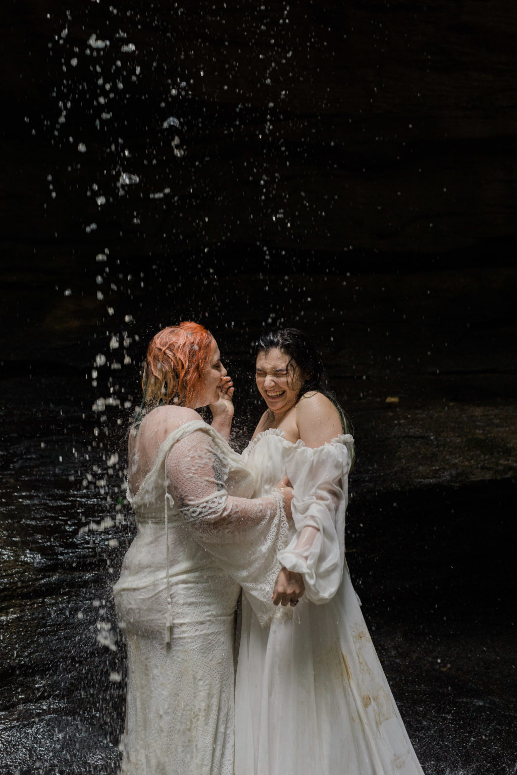 What to Wear to Elope: Guide to Elopement Dresses & Suits